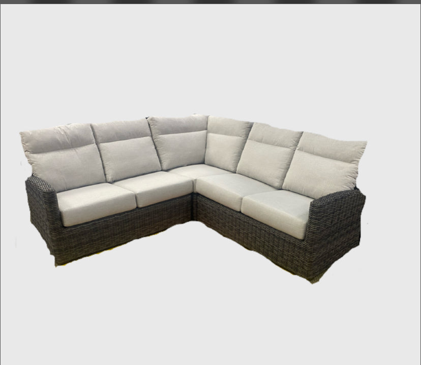 Eureka Sectional – Steepleton