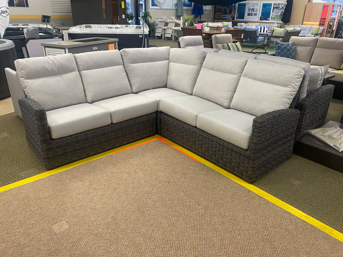 Eureka Sectional – Steepleton