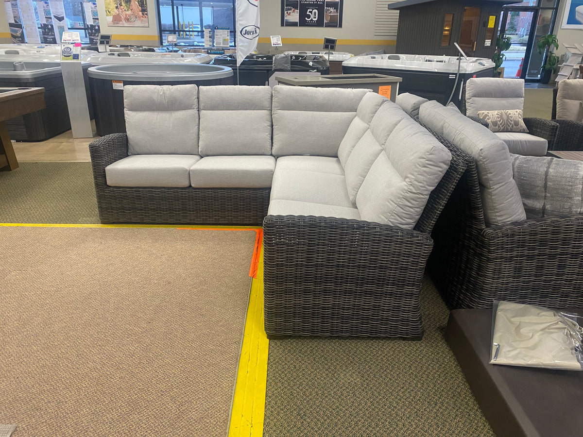 Eureka Sectional – Steepleton